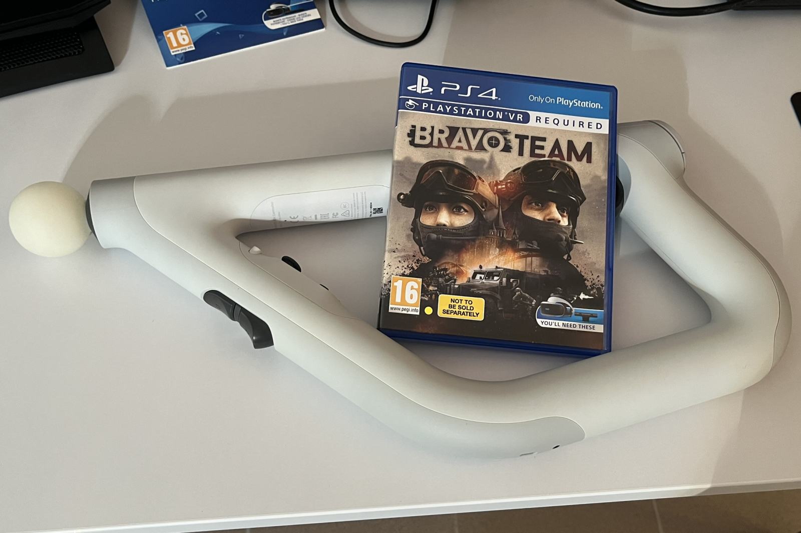 PlayStation VR Aim Controller + Bravo Team (VR puška)