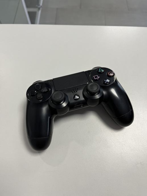 PS4 kontroler, R1 račun