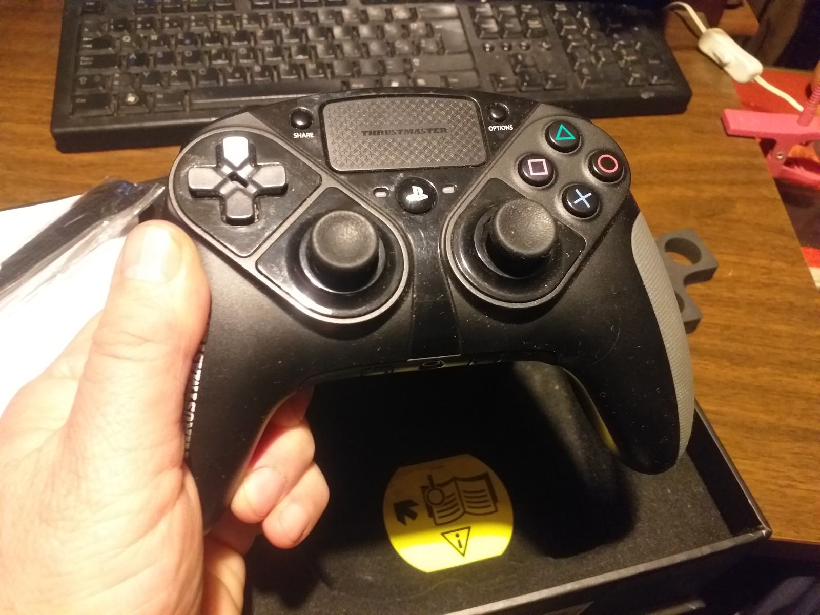 THRUSTMASTER PS4 ESWPAP PRO CONTROLLER