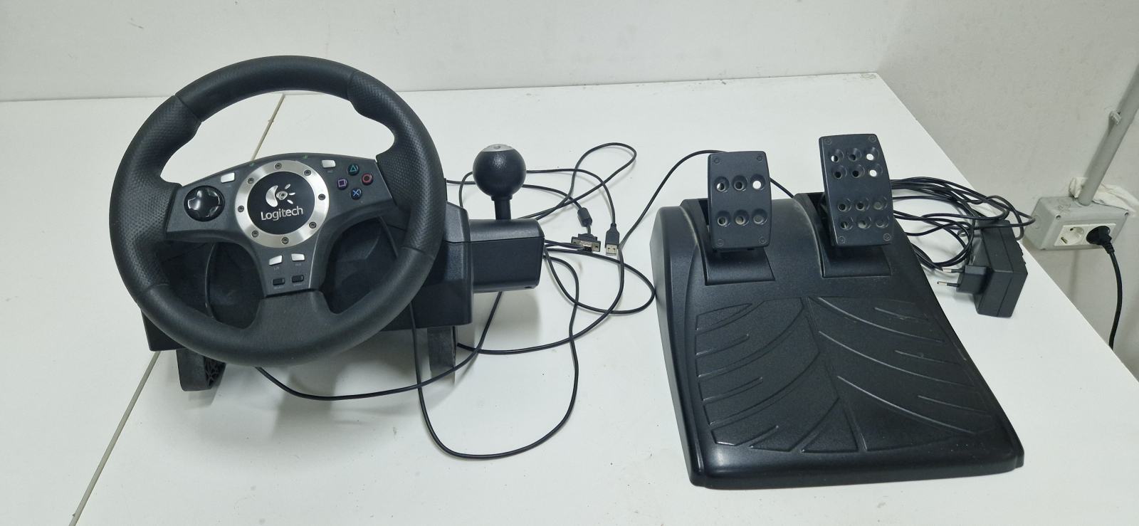 Logitech Driving Force PRO volan