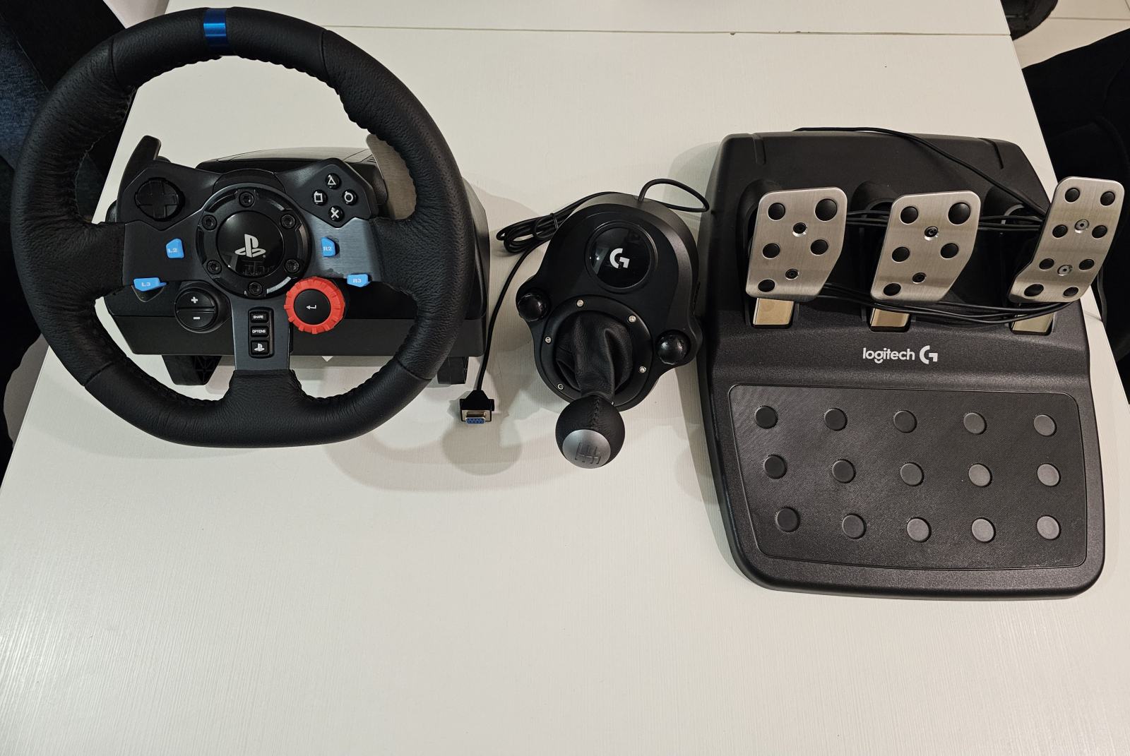 Logitech G29 volan + Pedale + Shifter, KAO NOVO!
