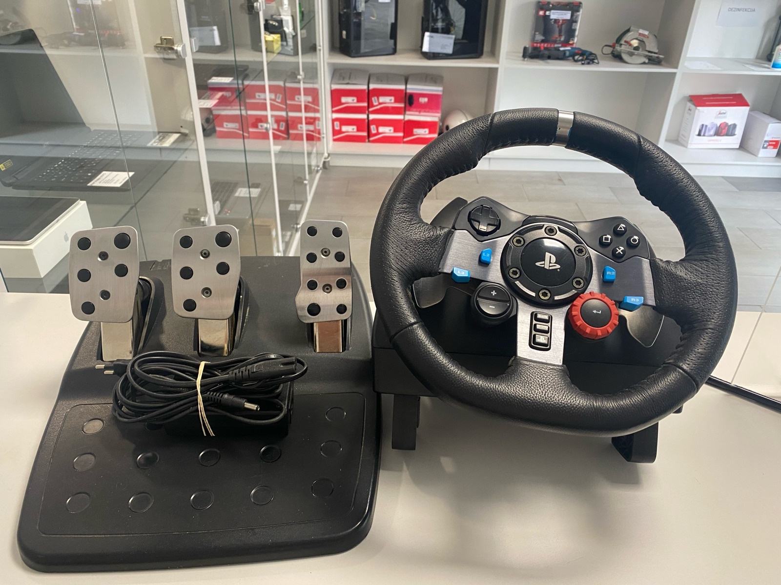 Logitech G29 volan, R1 račun