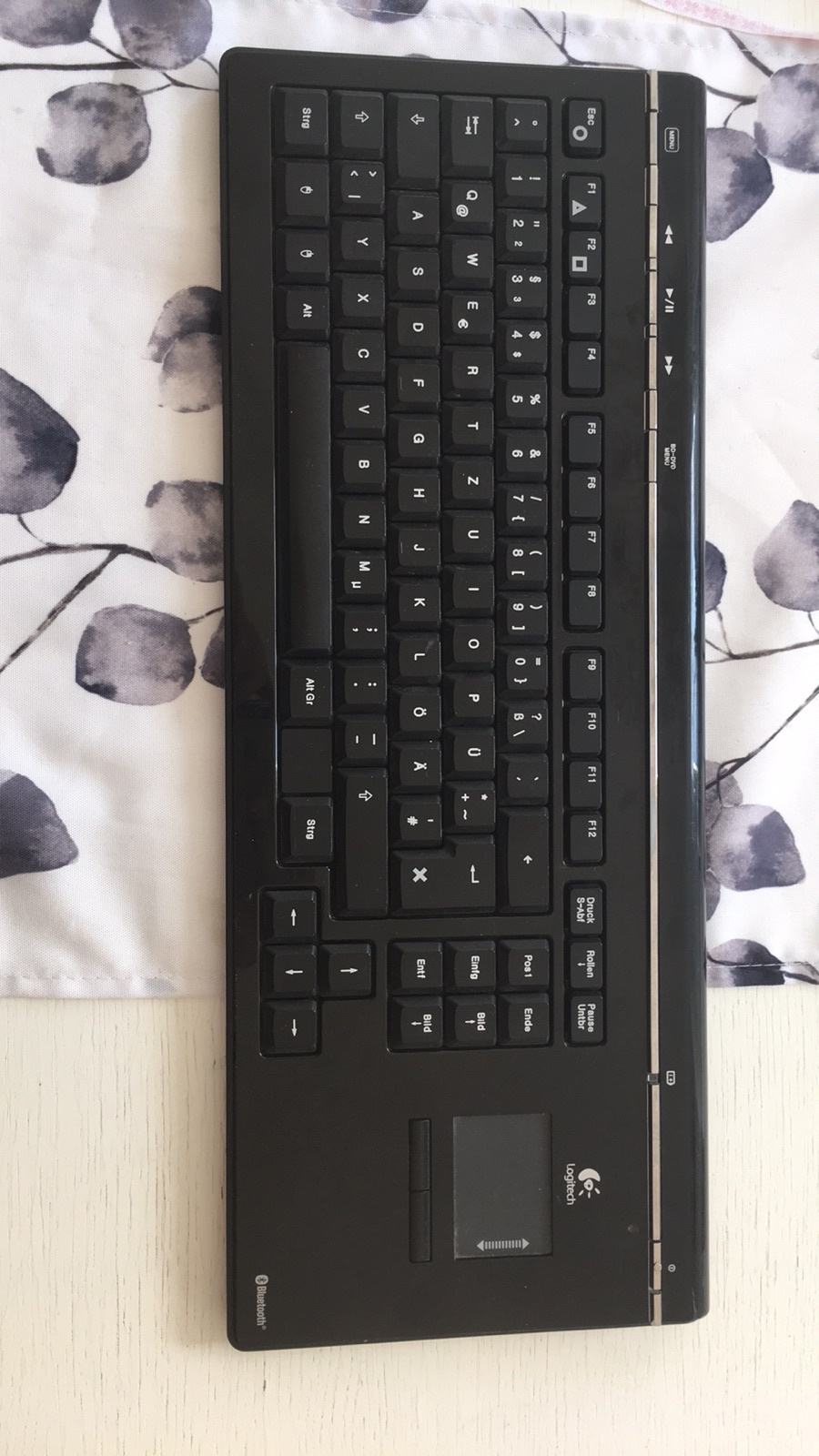 Logitech PS3 bluetooth keyboard - tipkovnica za PlayStation 3, PC, Mac