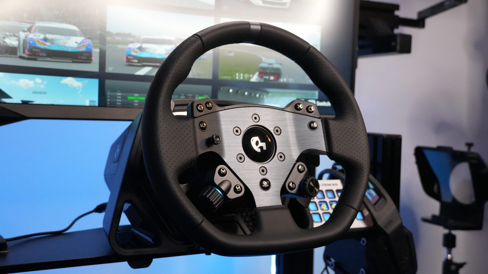 ogitech PRO Racing Wheel + PRO Pedale (PS5/PC)