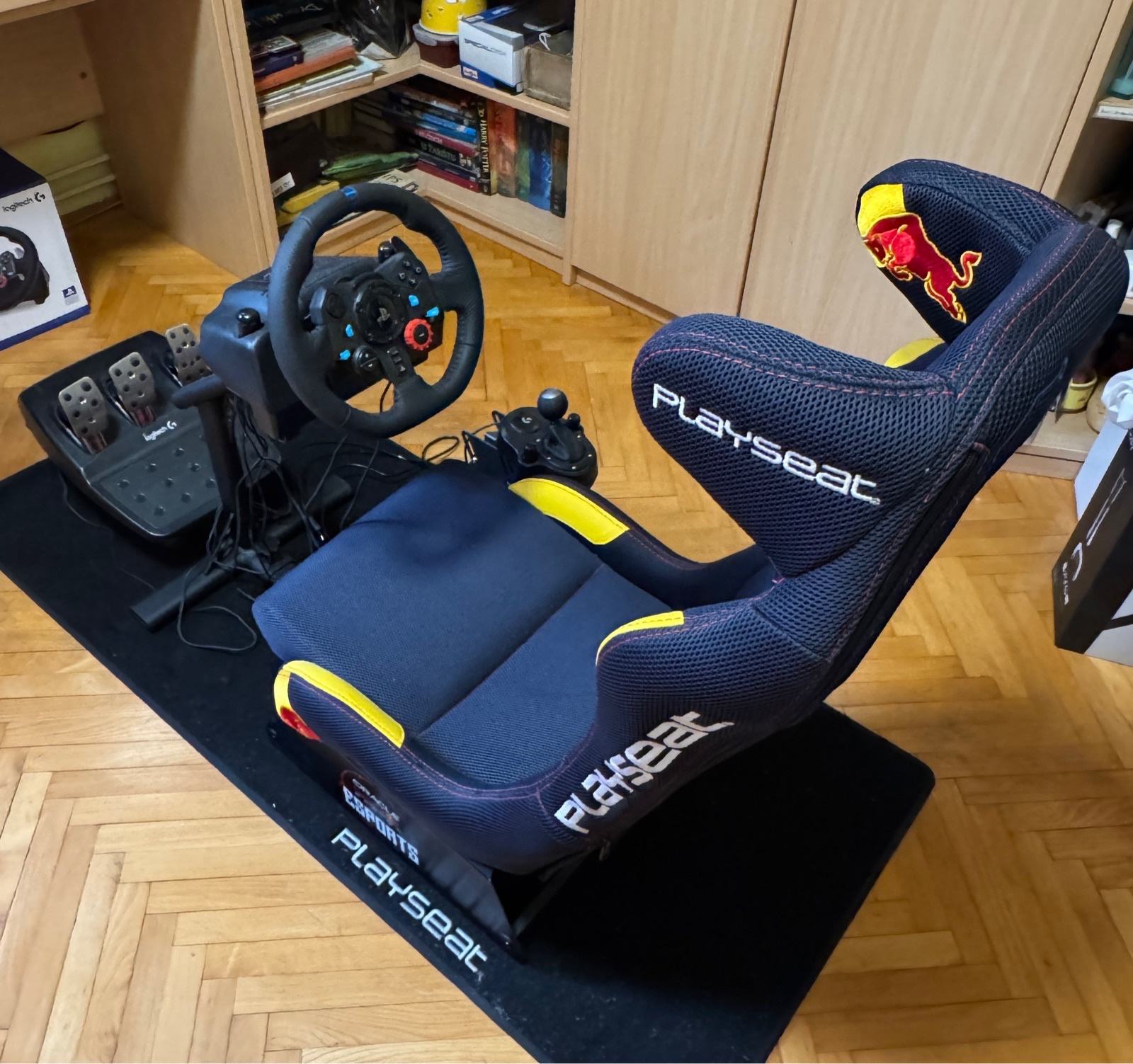 Playseat PRO Red Bull+Logitech G29+Shifter+Playseat Floor Mat NOVO!!!