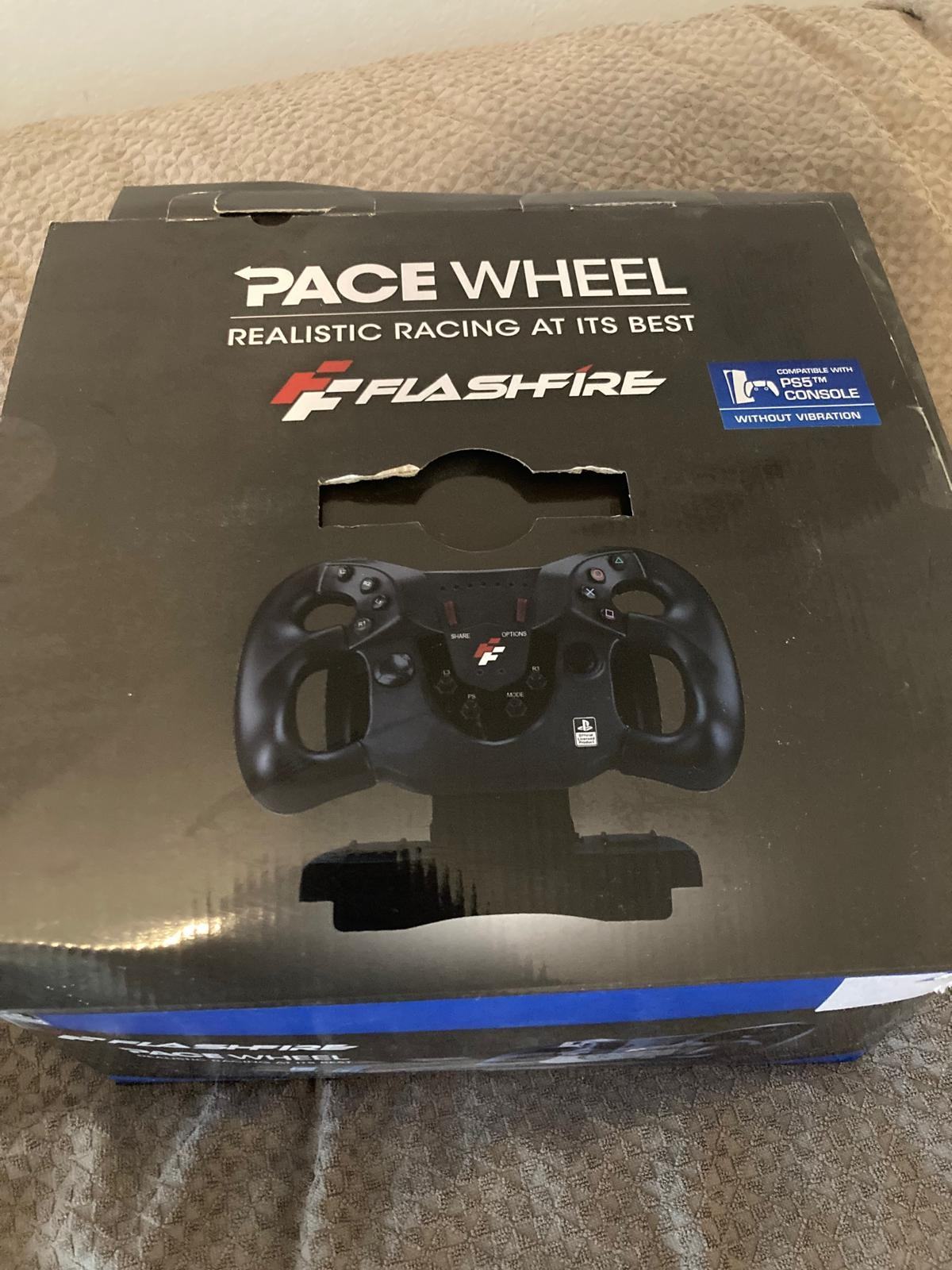 Prodajem F1 volan za PS4/PS5