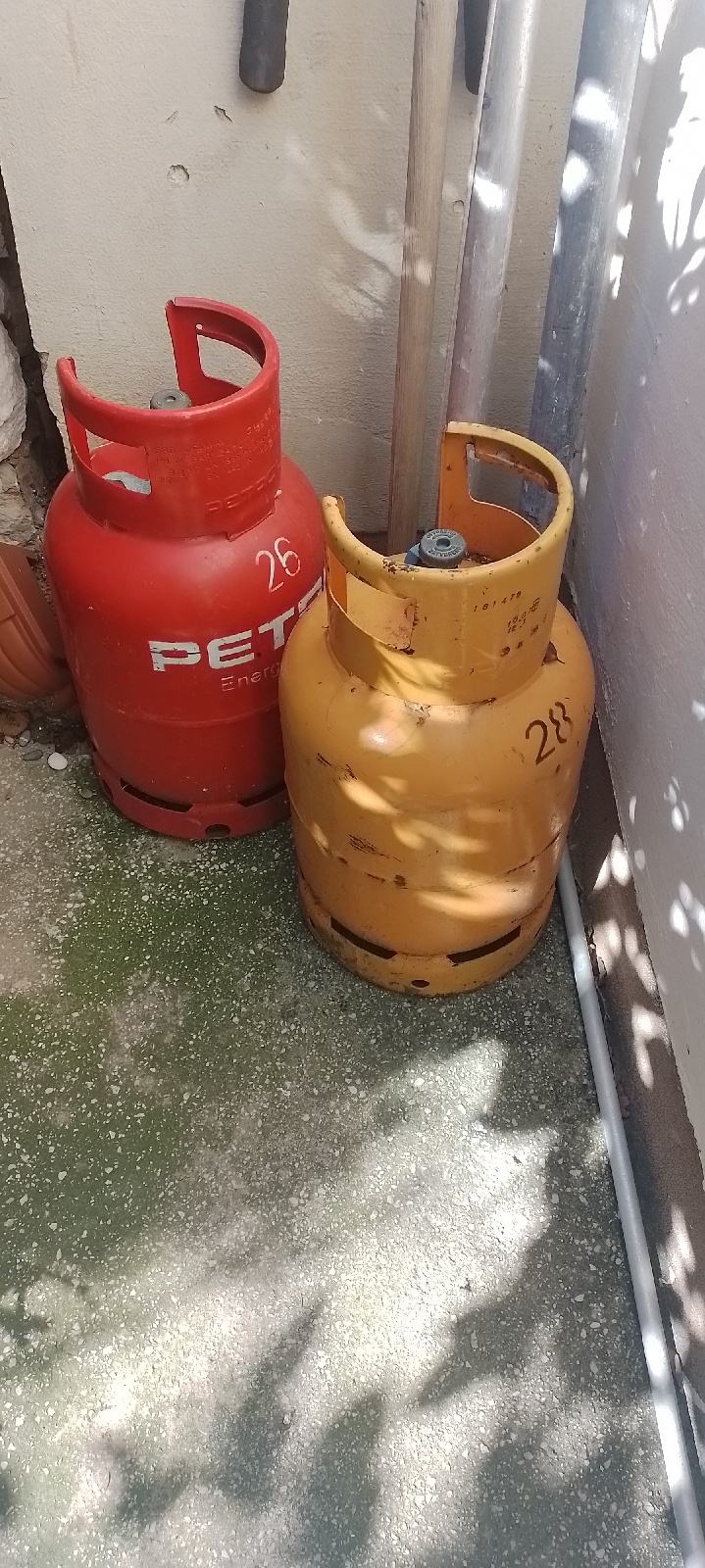 Plinske boce prazne
