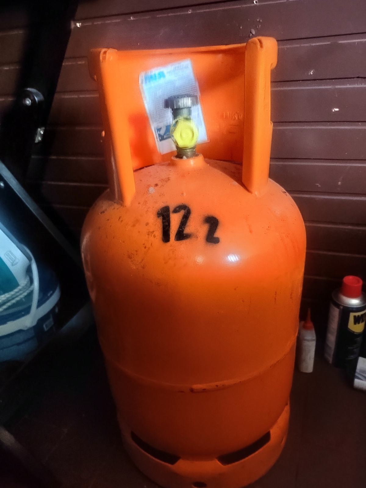 Prazna plinska boca za kučanstvo