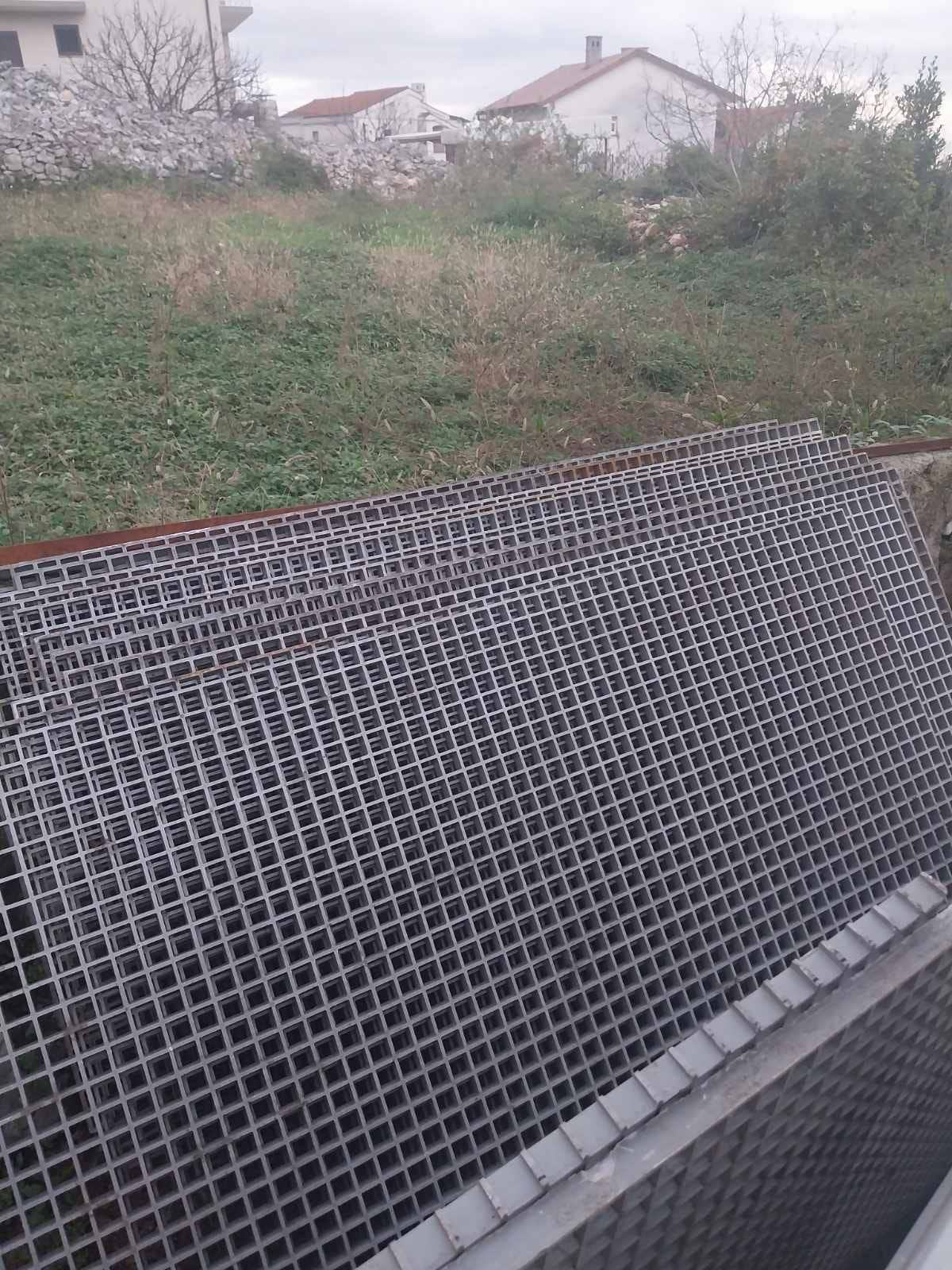 Plastične rešetke prodajem