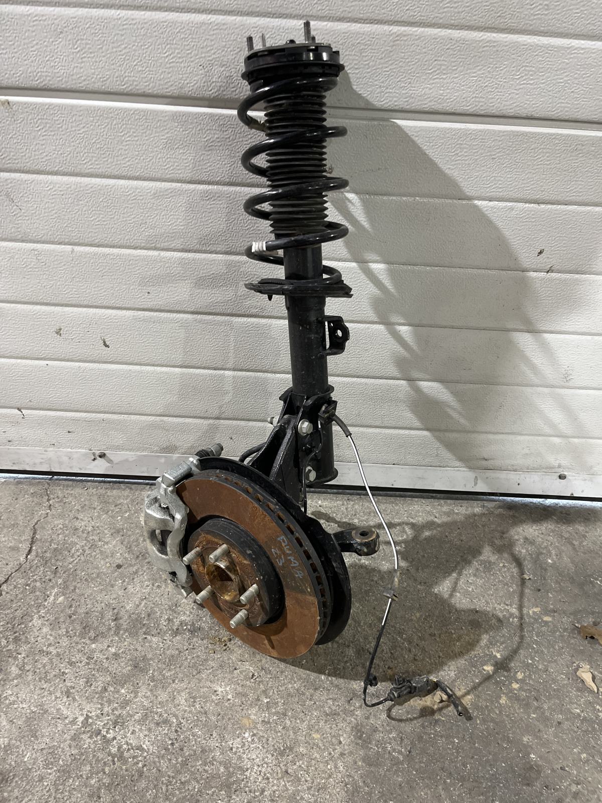 LIJEVA KOMPLETNA GLAVCINA S AMORTIZEROM I DISKOM FORD PUMA 2023