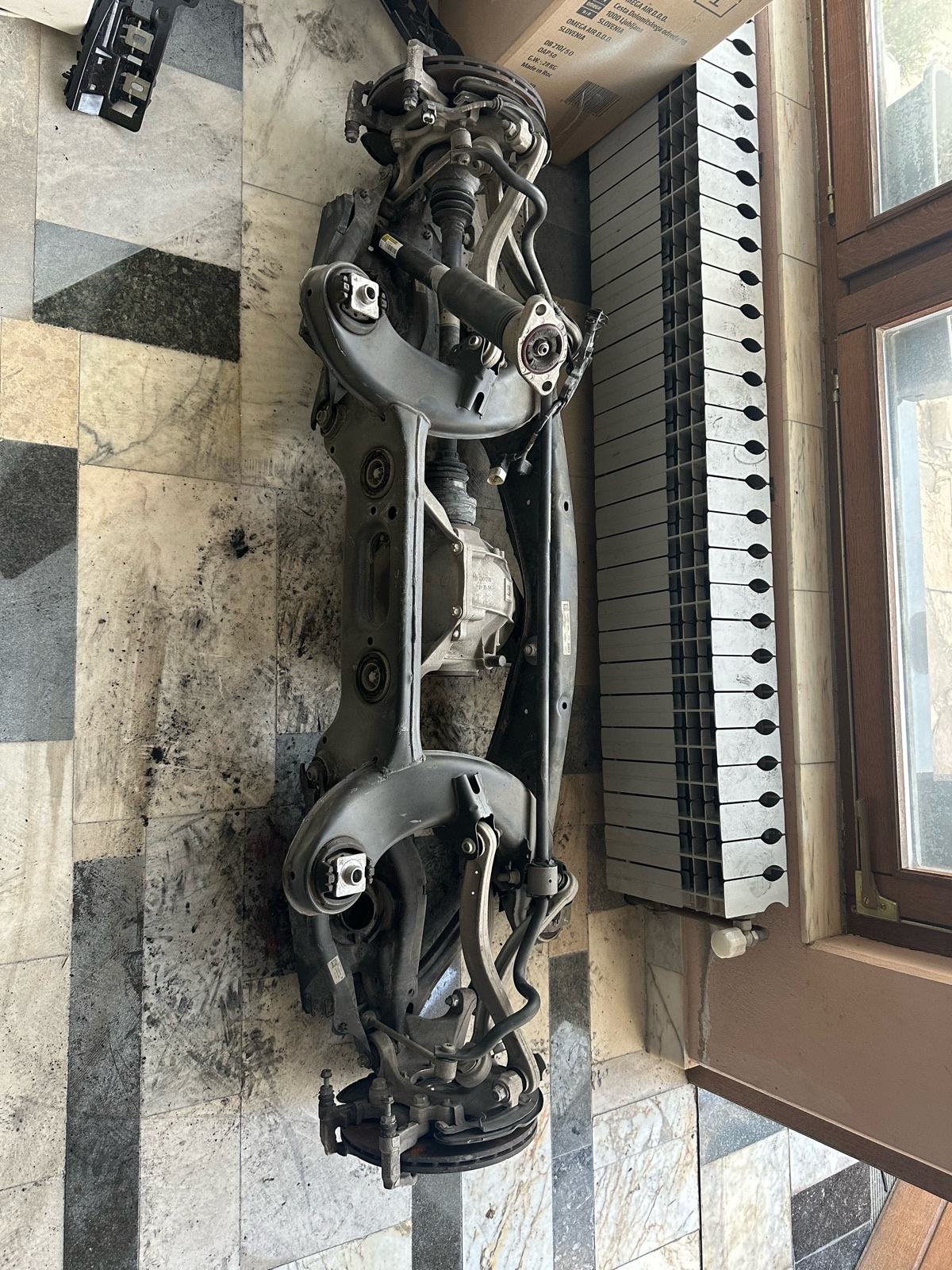 Mercedes E350 benzin 2022 zadnji ovjes