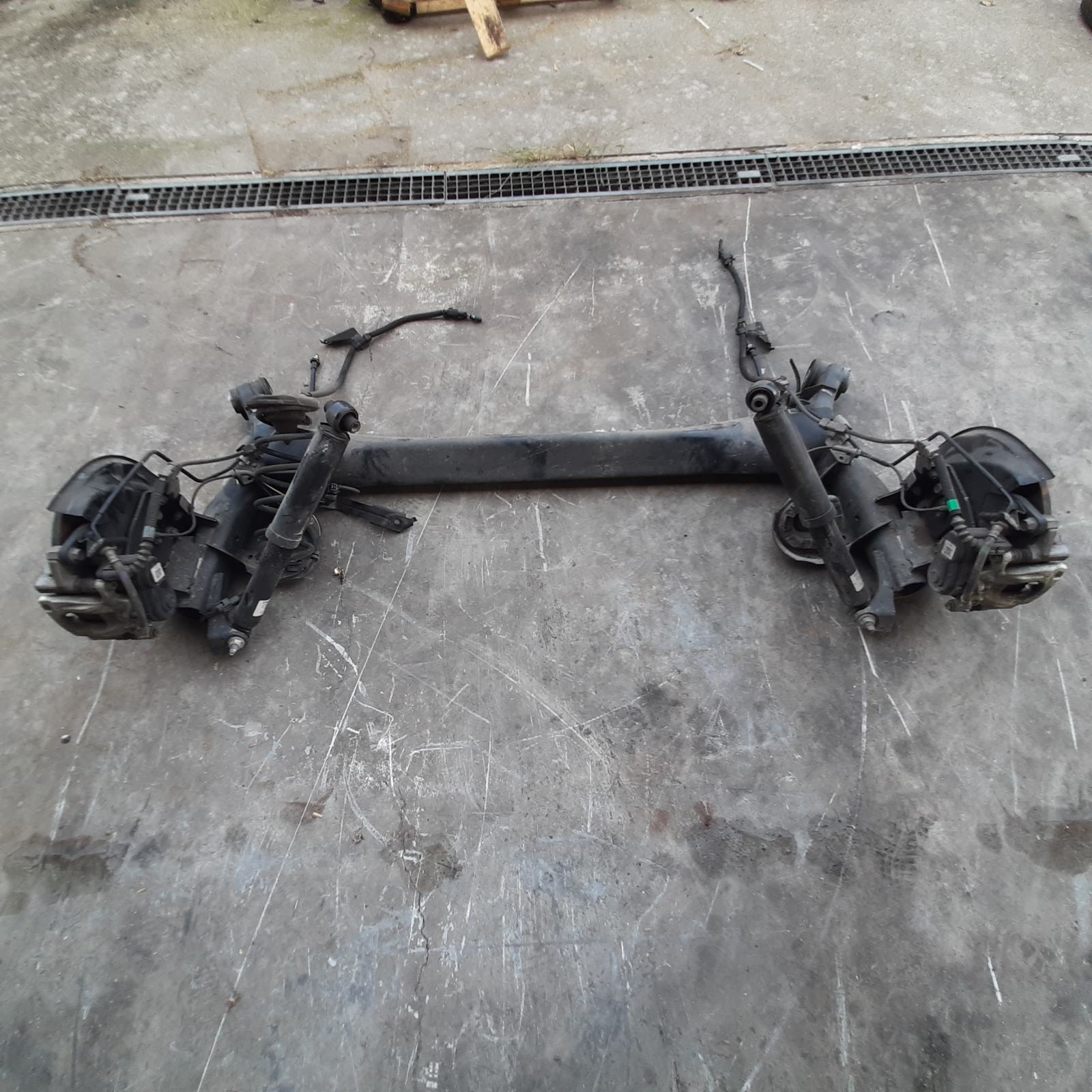 Nissan kaskai zadnji most kompletan 2019 god