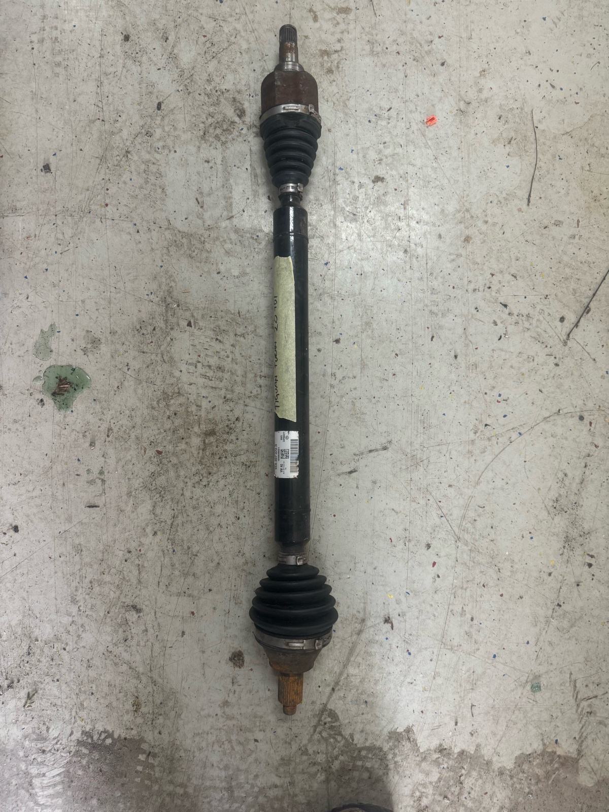 Vw Tiguan 6C0 407 272 H osovina