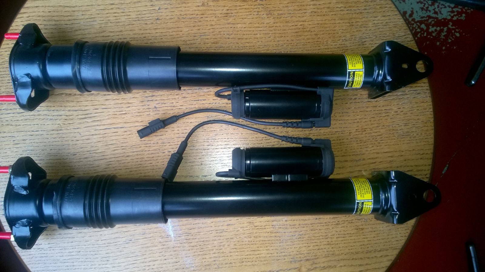 Zadnji amortizeri Mercedes NOVO ML GL Klasse W164 X164 1643202731