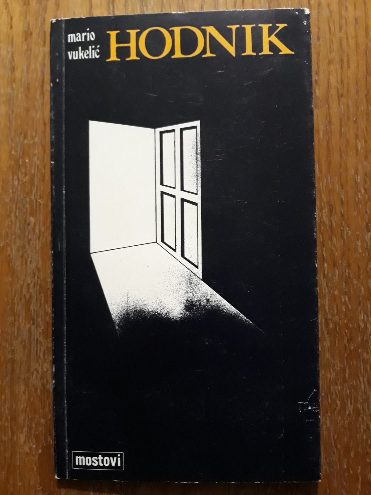 HODNIK - Mario Vukelić