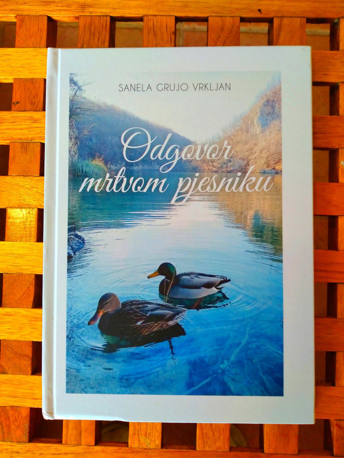 ODGOVOR MRTVOM PJESNIKU SANELA GRUJO VRKLJAN ZG 2002