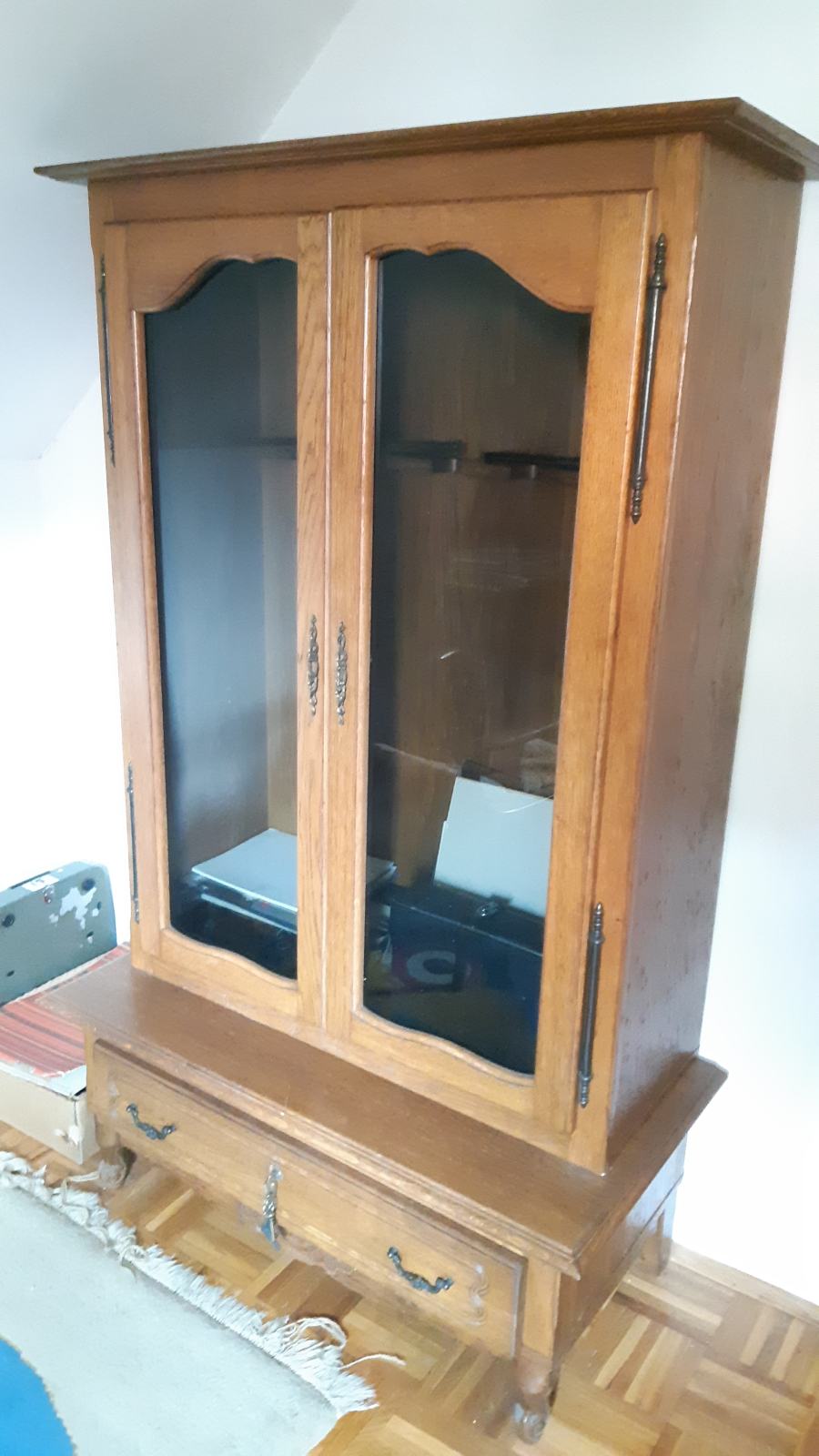 Drveni ormar za trofejno oružje