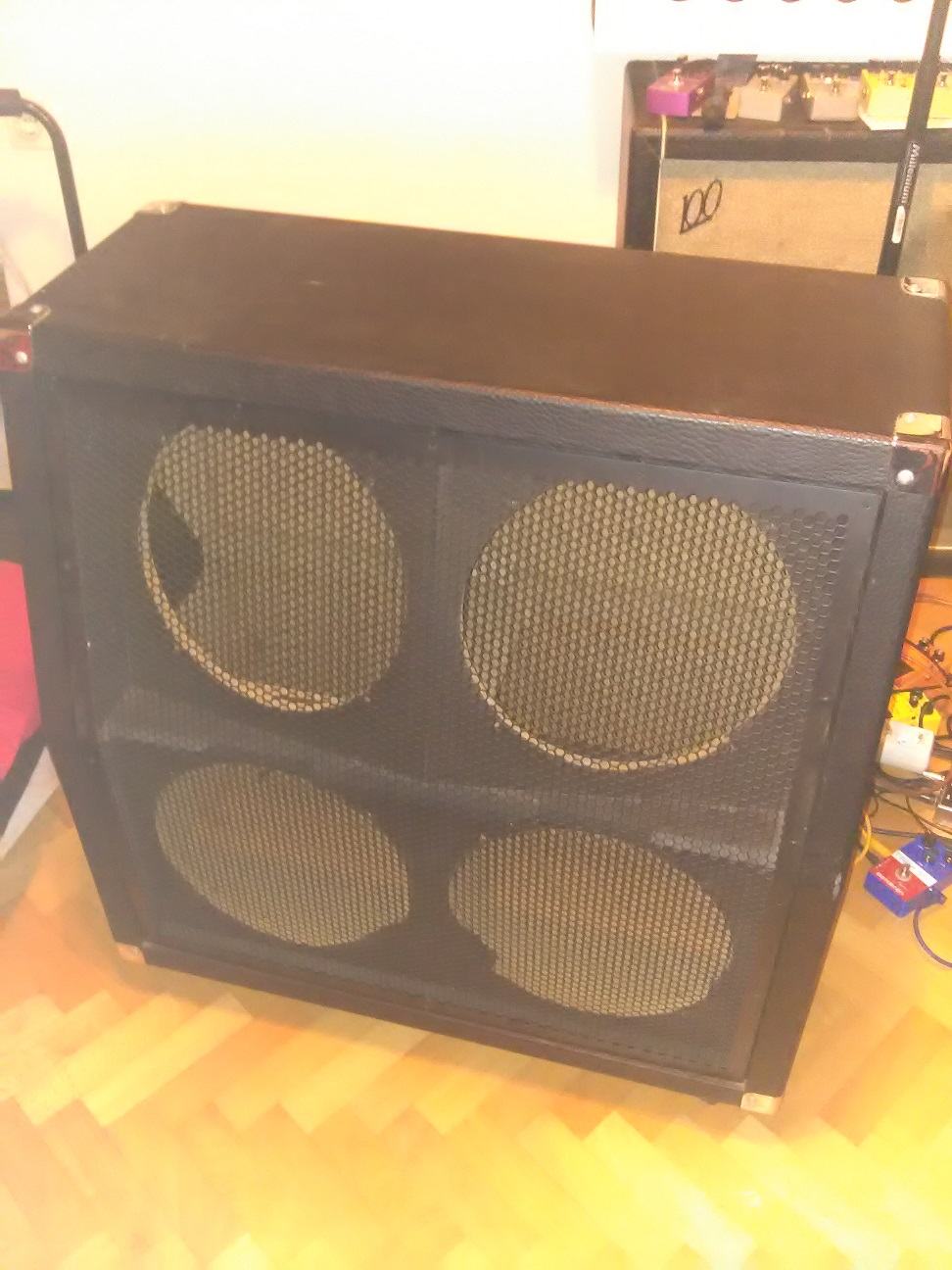Behringer Ultrastack BG412S 4x12 box (BEZ ZVUČNIKA)