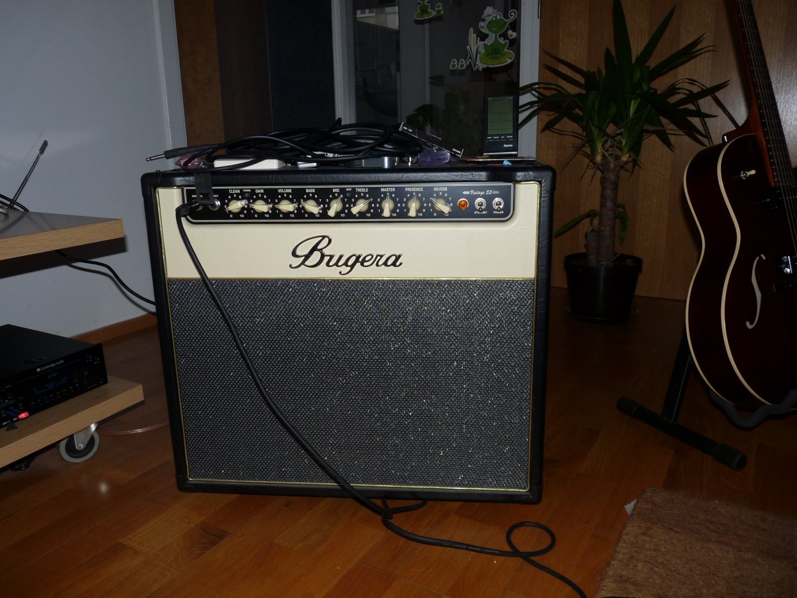 Bugera V55 55-Watt Vintage 2-Channel Tube Combo with Reverb