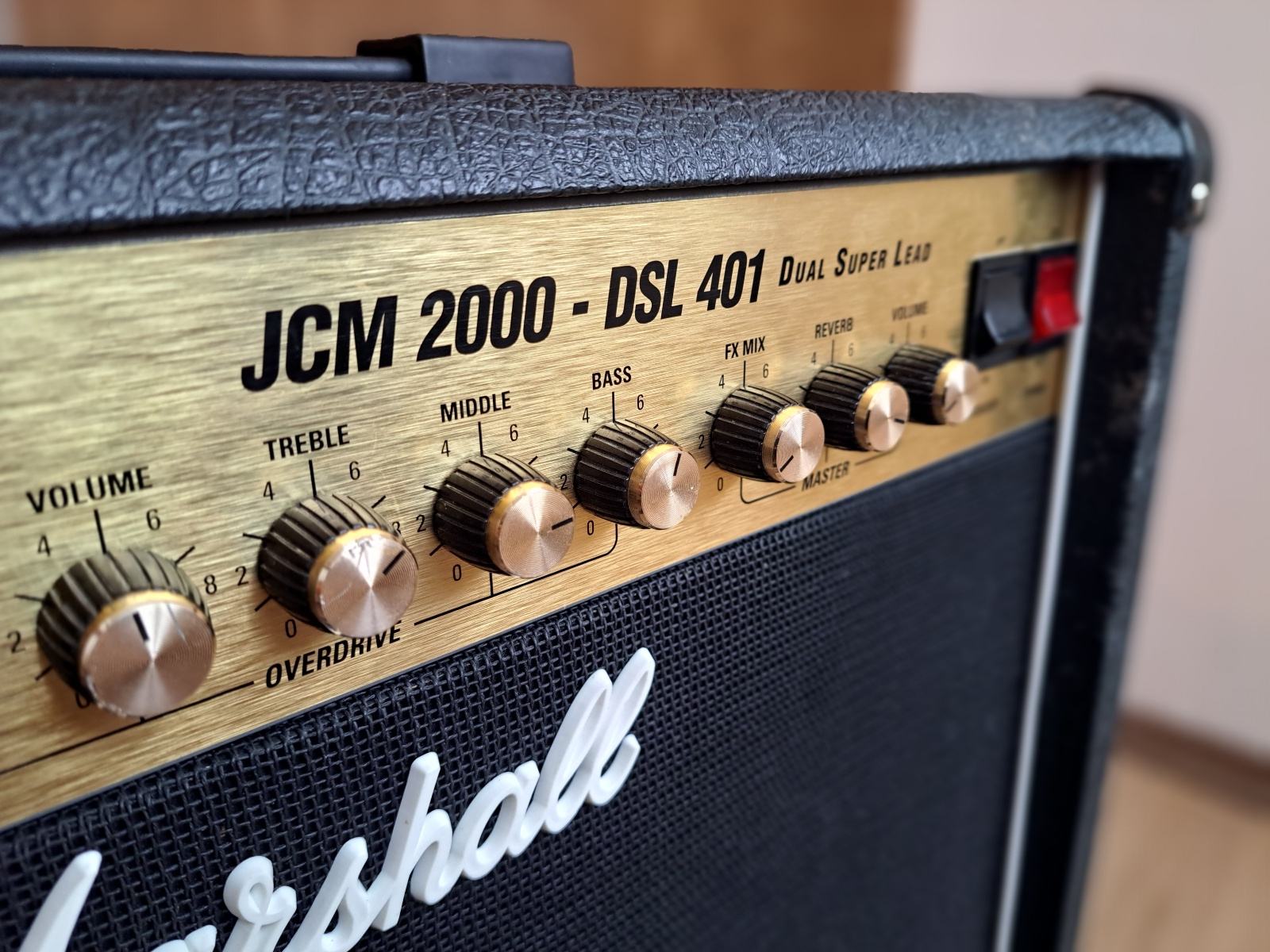 Marshall JCM 2000 DSL401