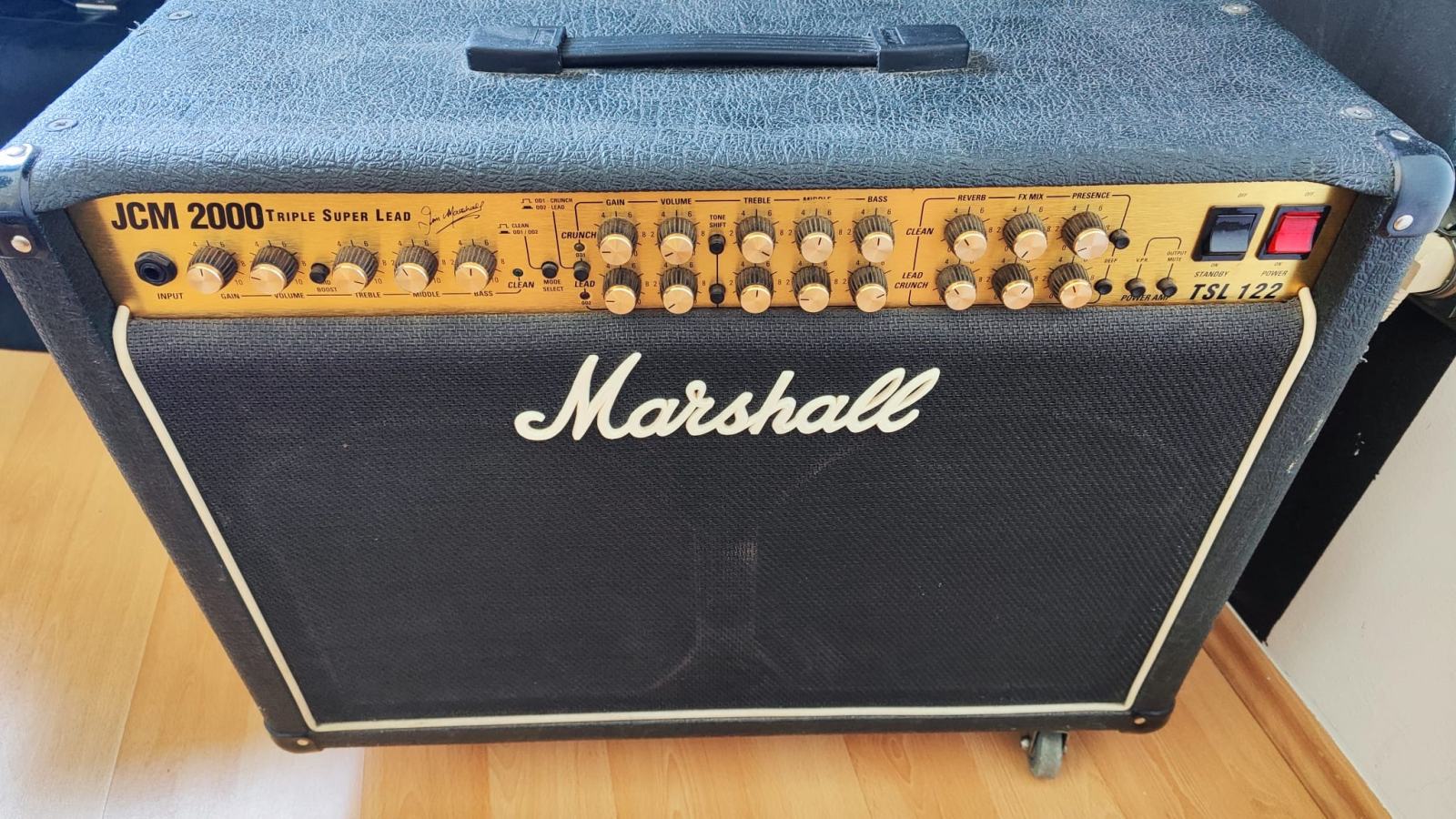 Marshall JCM 2000 TSL 122 combo, 100W lampaš