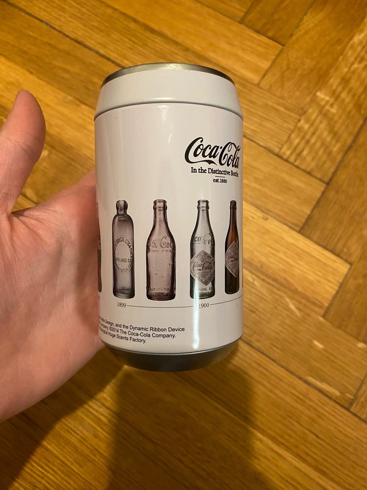 Kasica prasica, limenka, prikazane boce Coca Cole - POKLANJAM