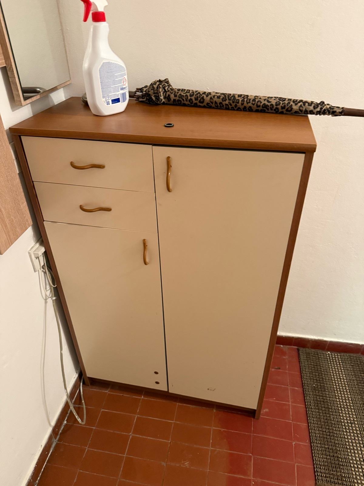 Ormarić poklanjam, komoda