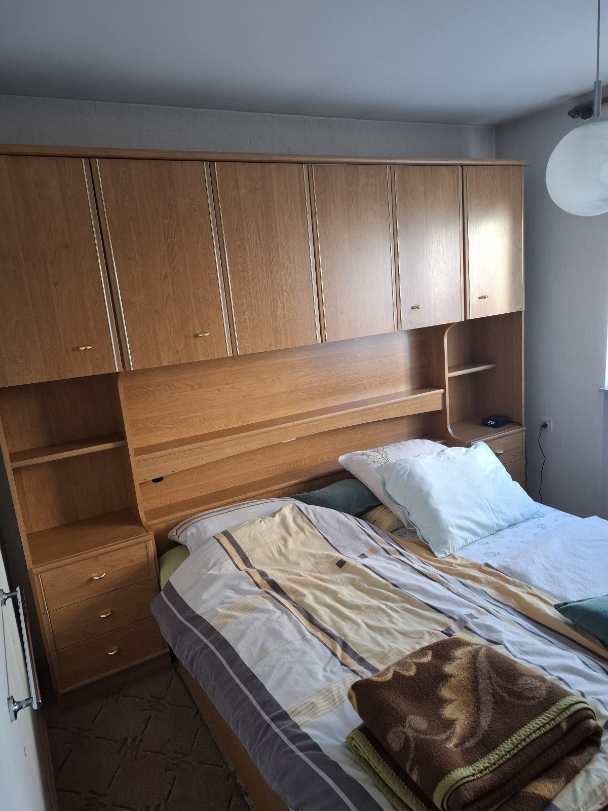 Poklanjam spavaću sobu