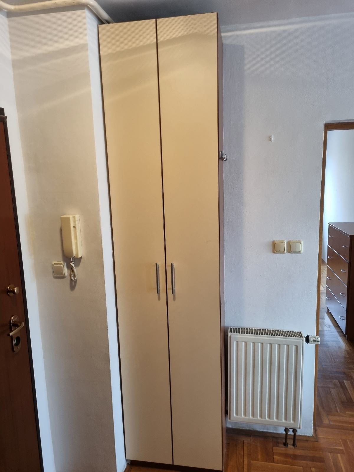 poklanjam ugradbeni ormar 60 x 250 cm