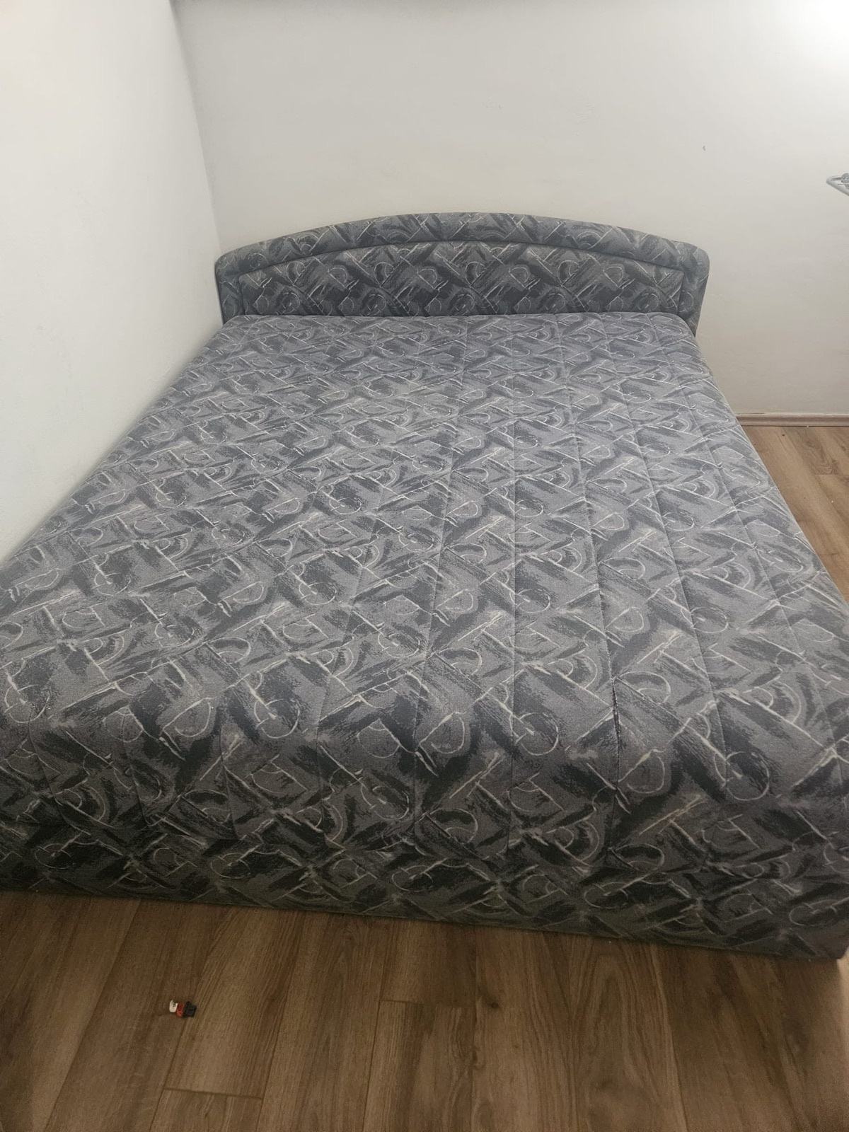 Poklanjamo krevet 160*200 s boxom