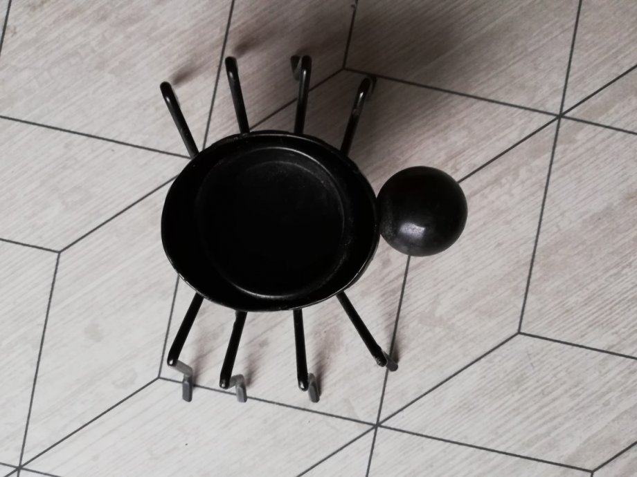 Svijećnjak u obliku pauka