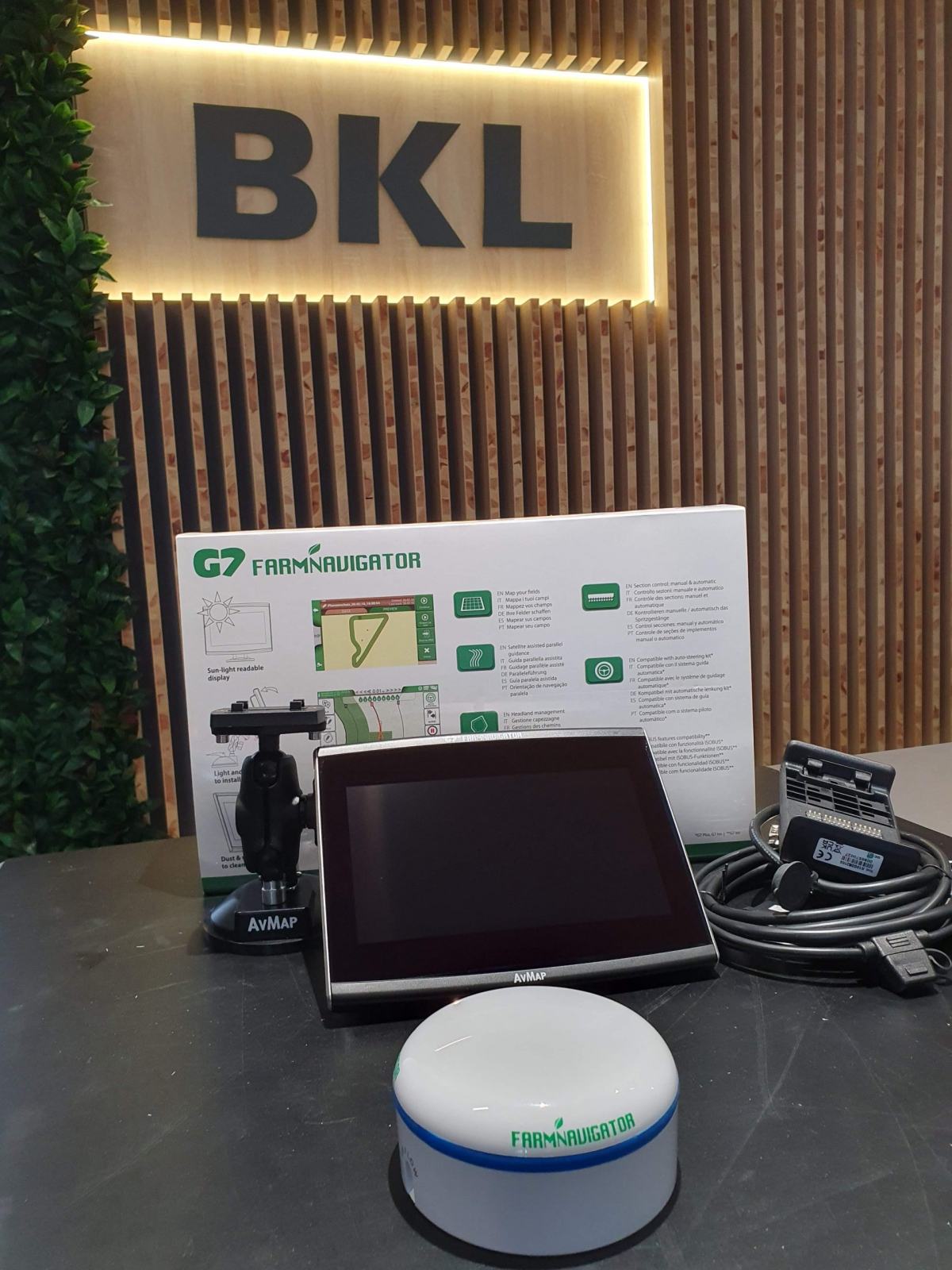 AvMap FARMNAVIGATOR G7 - traktorska navigacija