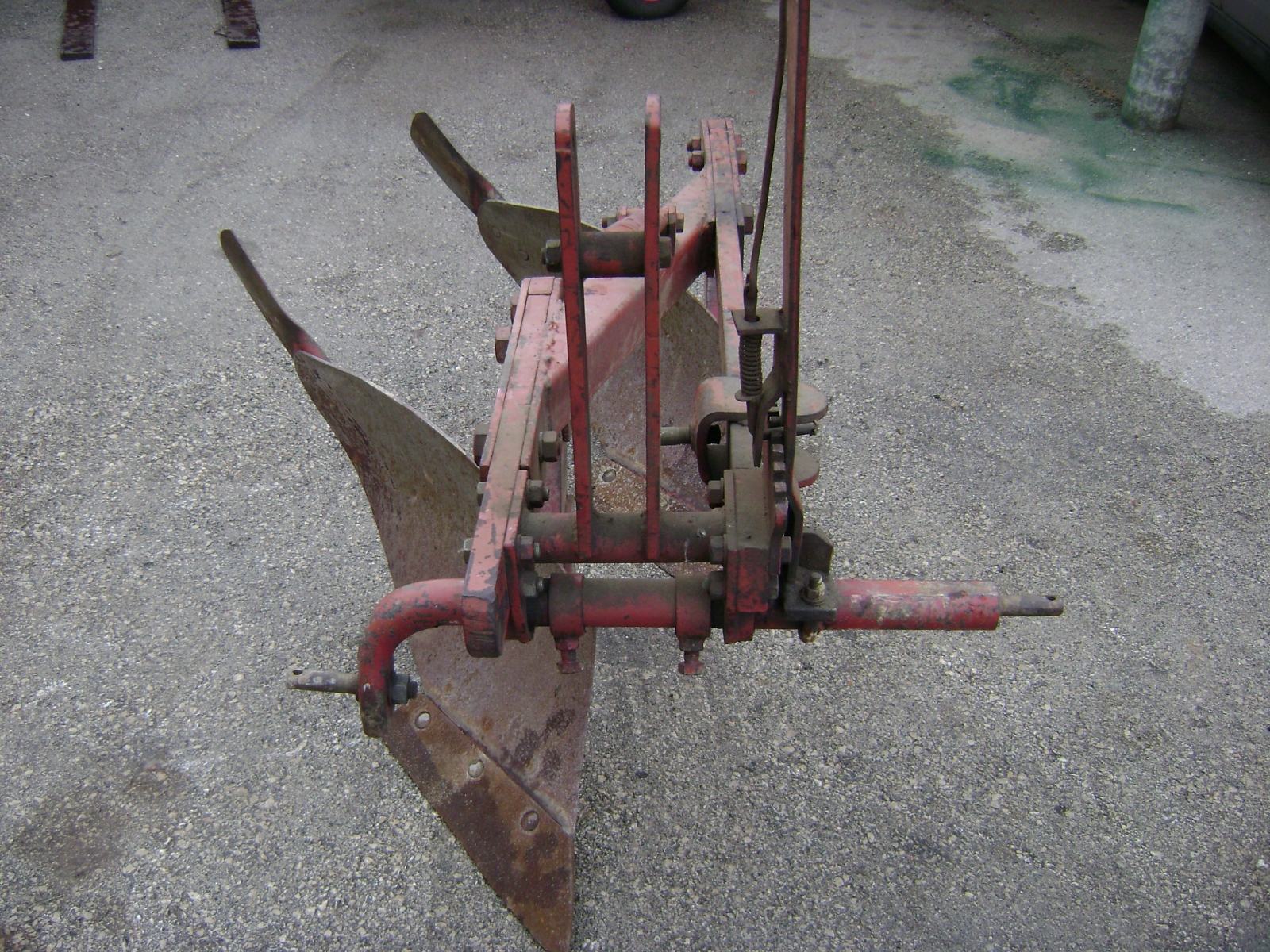 Plug dvobrazni IMT 755 niski klirens (10 cola) u BENKOVCU