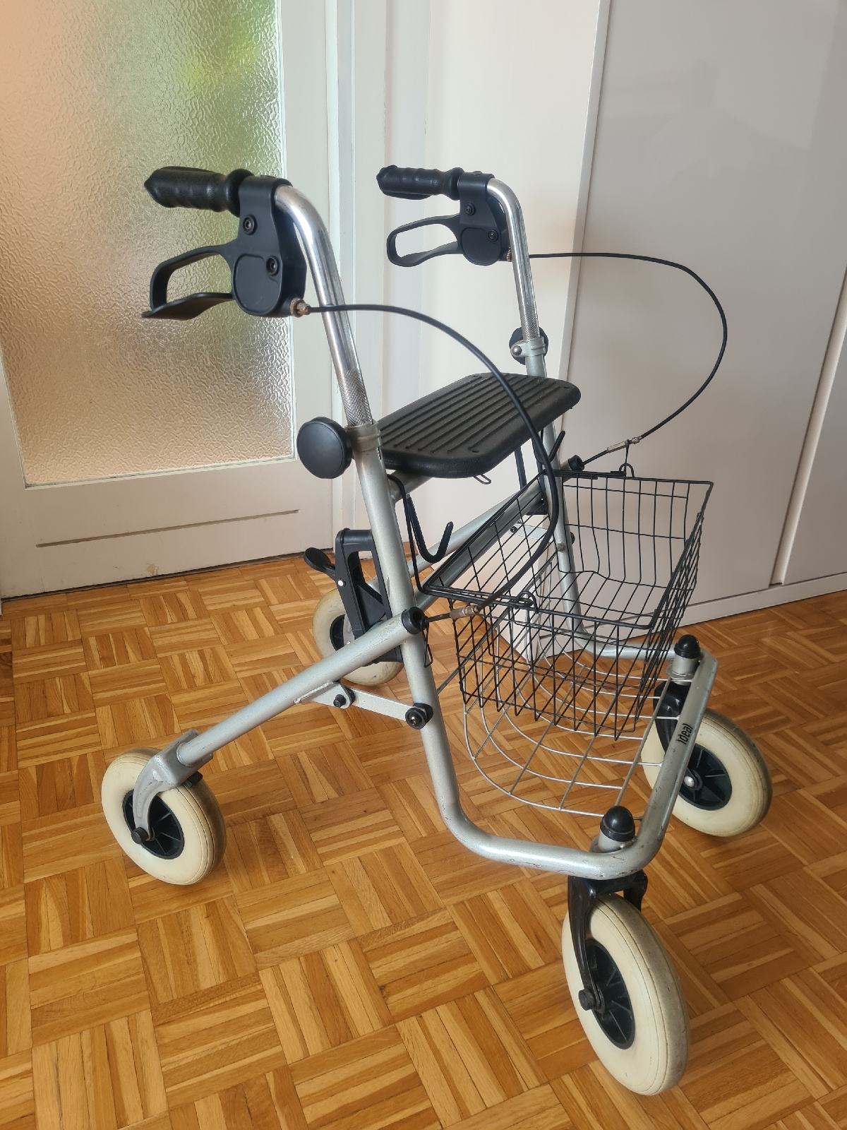 HODALICA rolator na 4 kotača