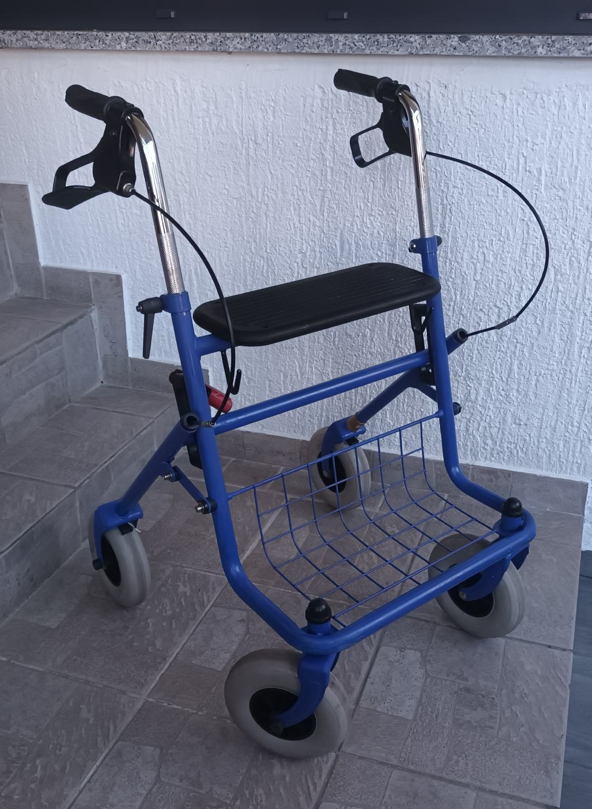 Hodalica za starije i nemoćne osobe