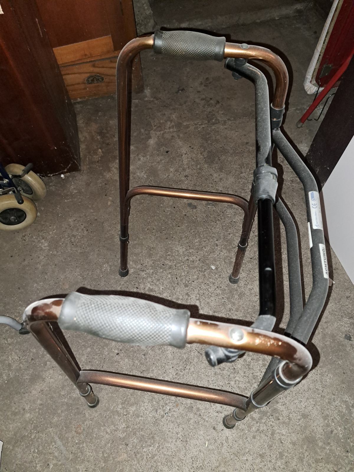 Hodalica za starije i nemoćne