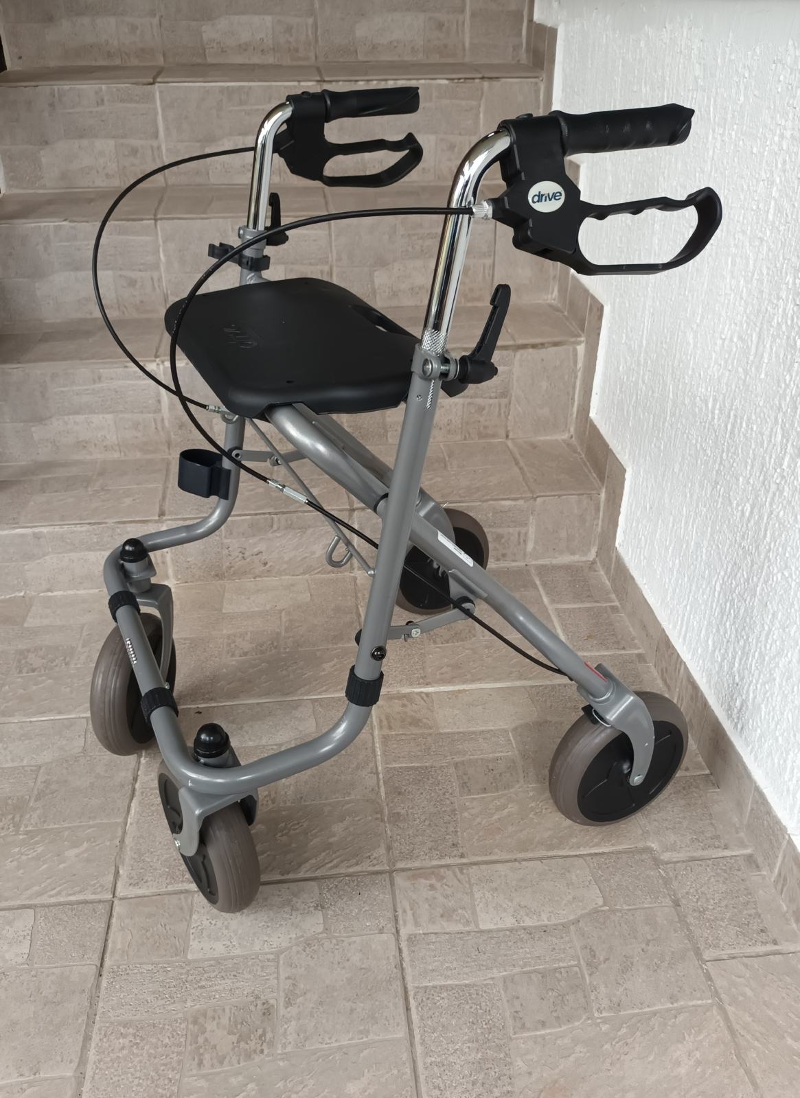 Hodalica za starije osobe-rezervirano