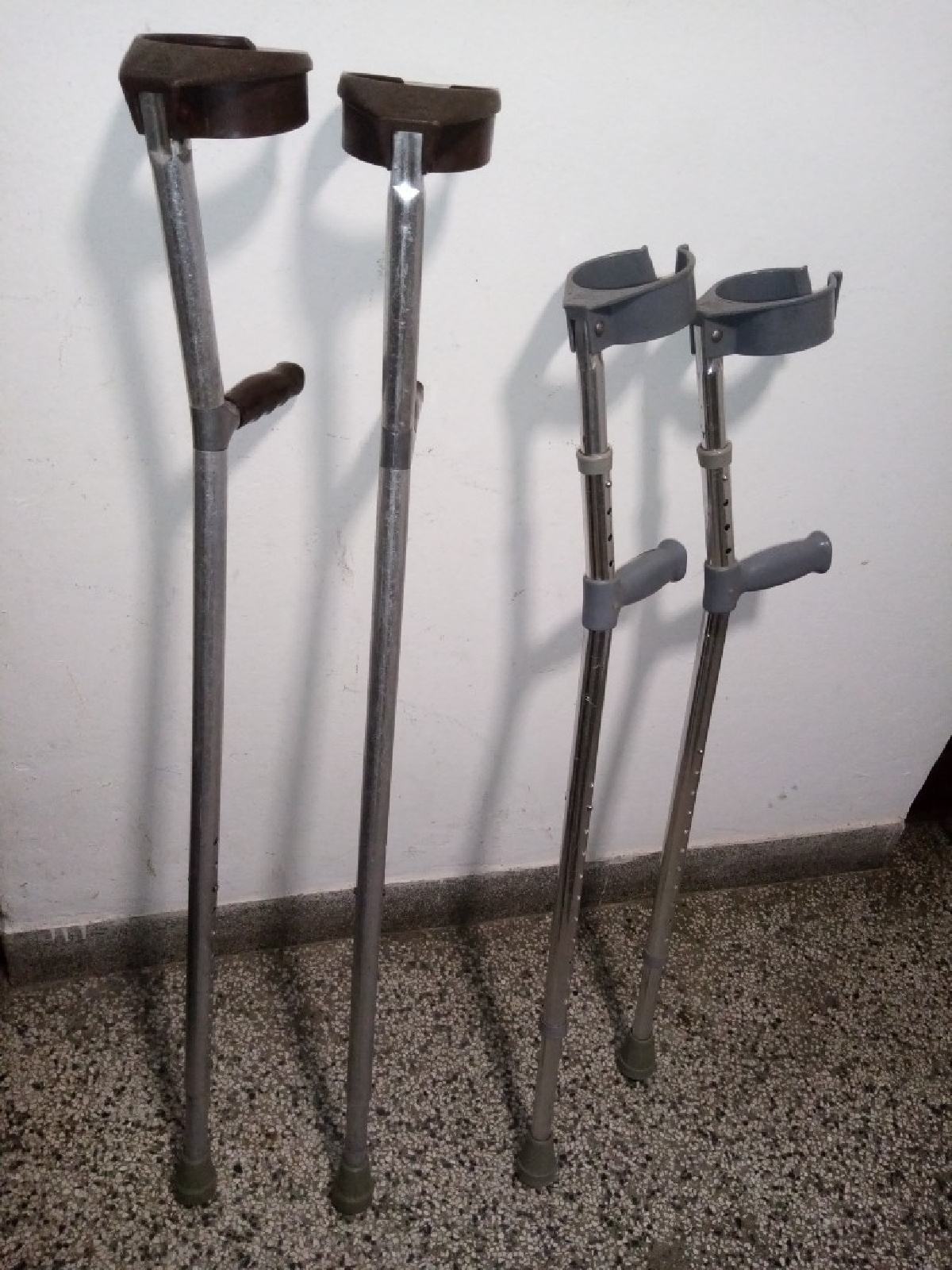 Podlaktne štake sa okretnom manžetom