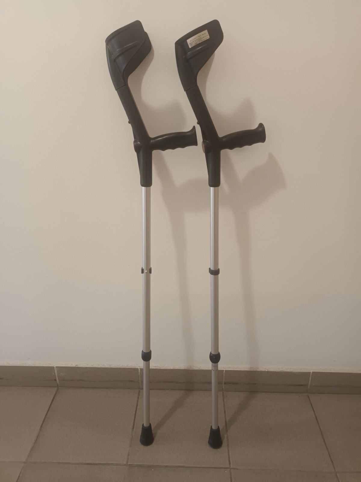 Podlaktne štake - par