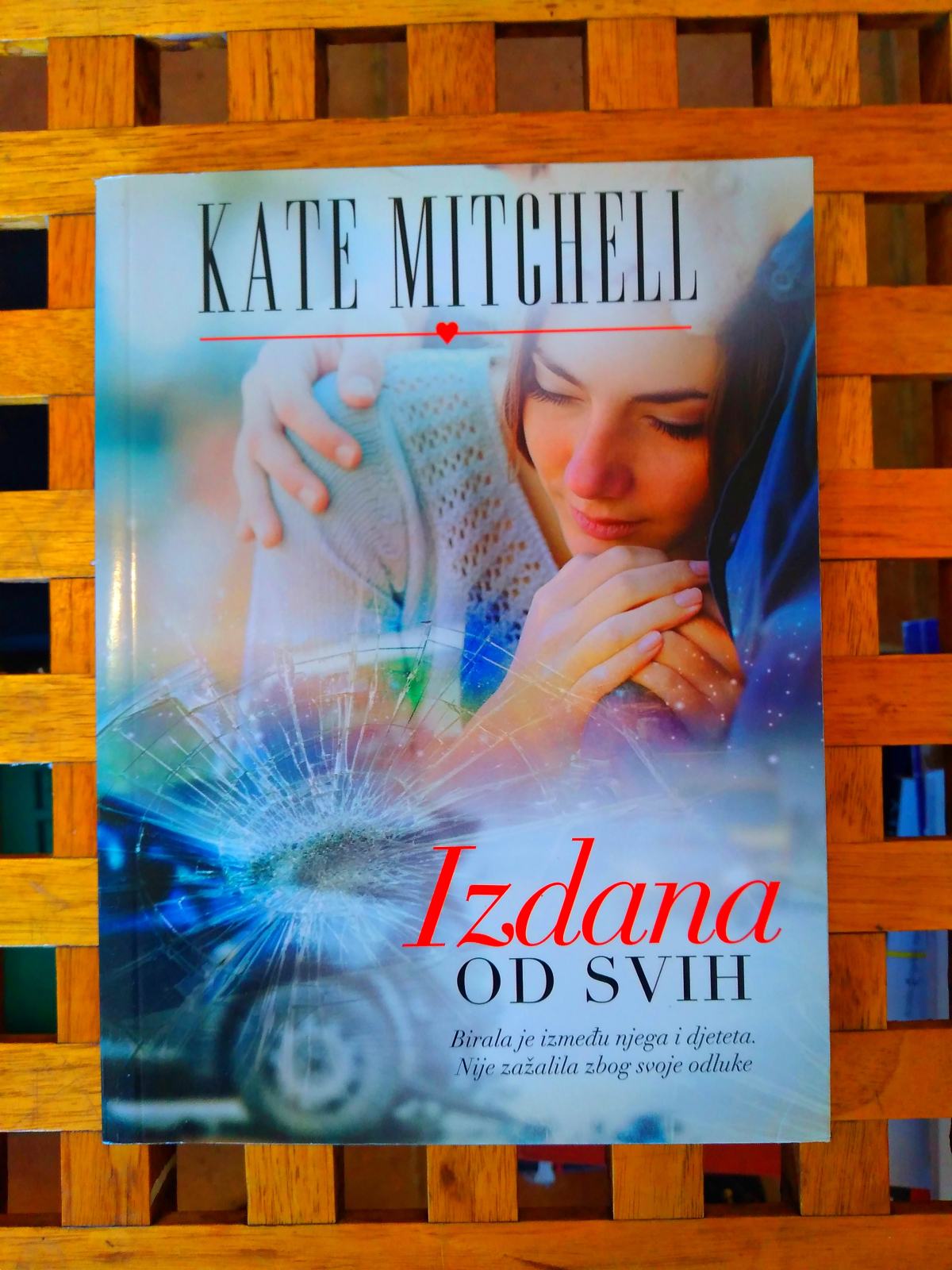 Izdana od svih Kate Mitchell ZAGREB 2017