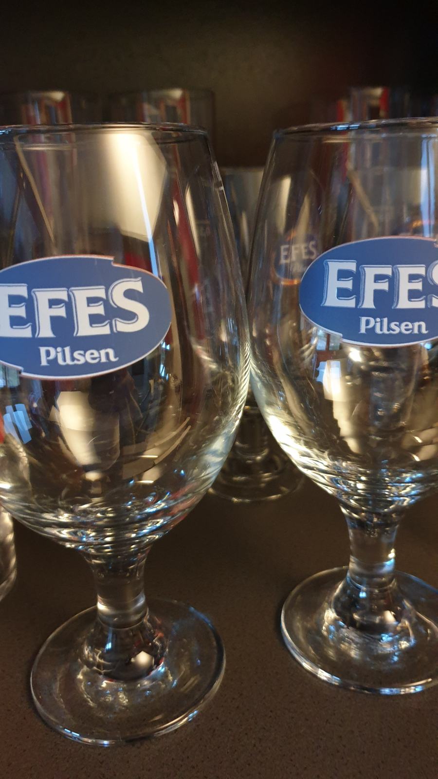 Efes Pilsen dvije čaše za pivo