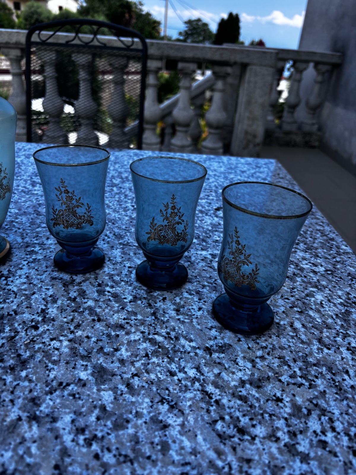 Staklene case i staklena boca