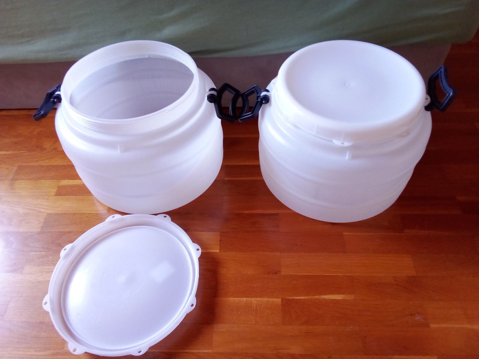 Plastična Kanta 30 L Sa Poklopcem