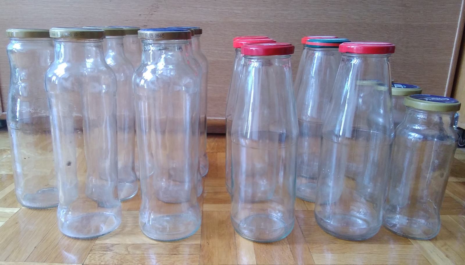 Staklene boce širokog grla s poklopcem