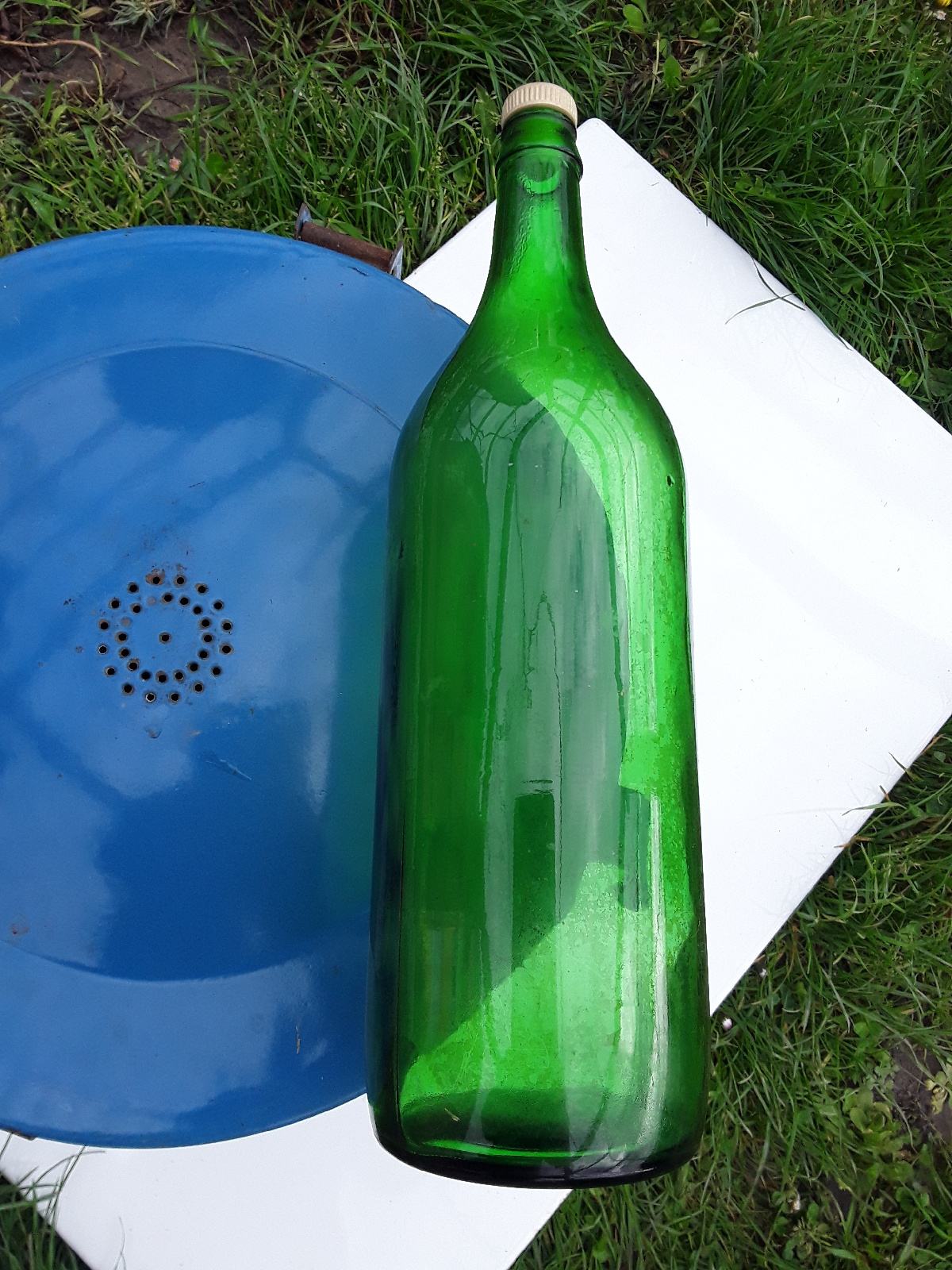 Valpovo. staklene boce.