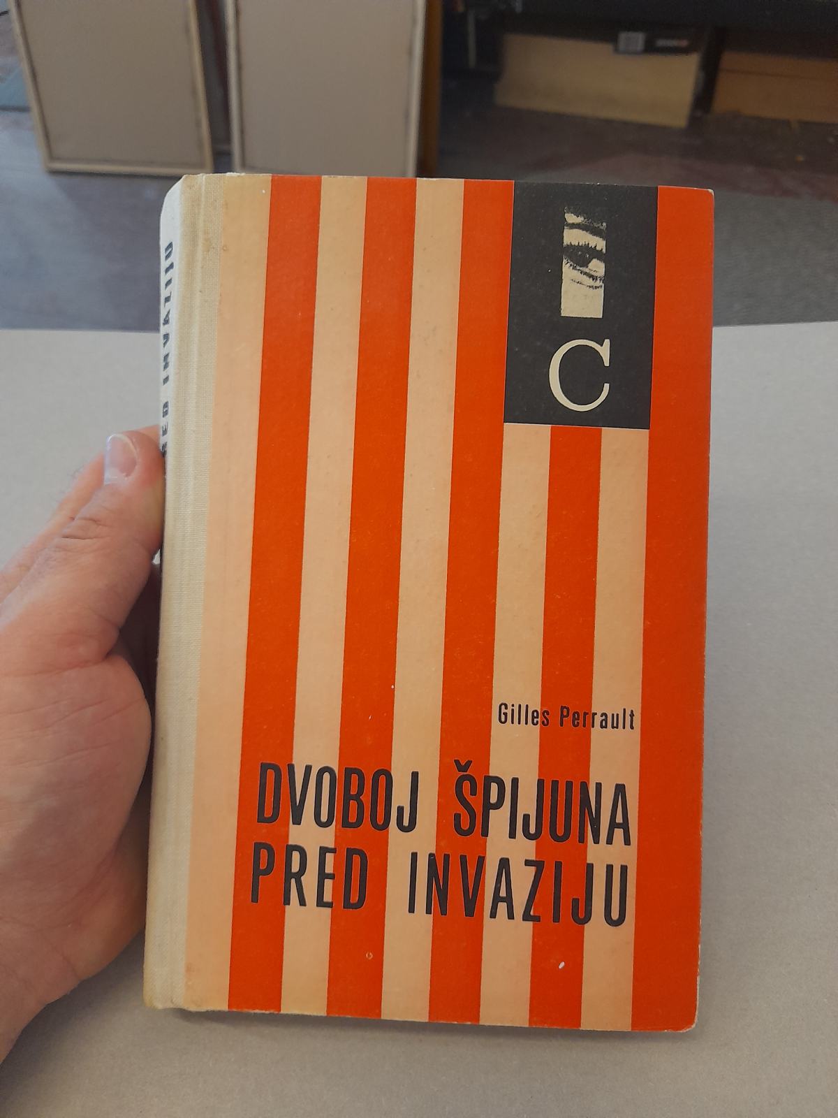 Gilles Perrault-Dvoboj špijuna pred invaziju (1966.)