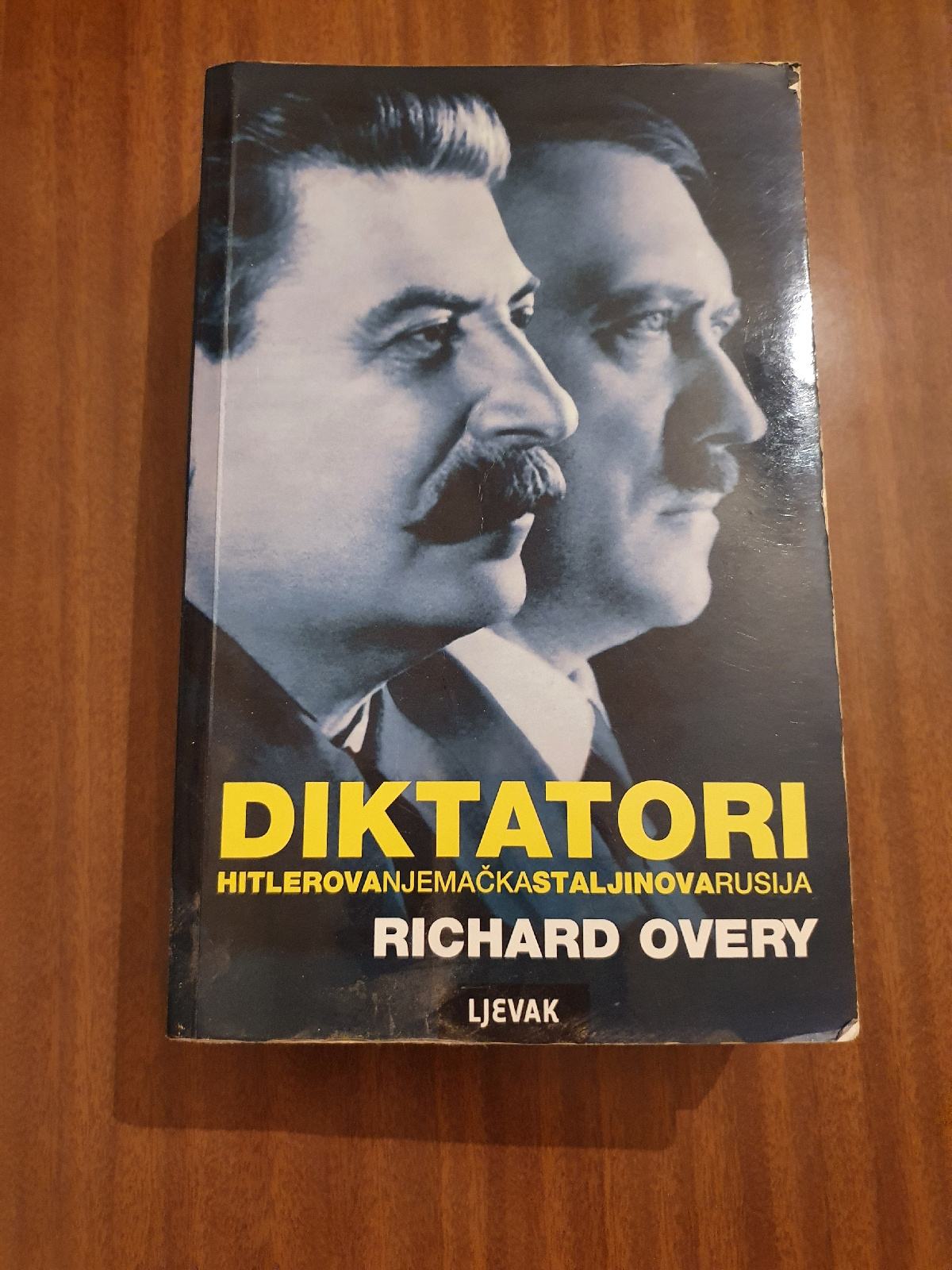 Richard Overy - Diktatori