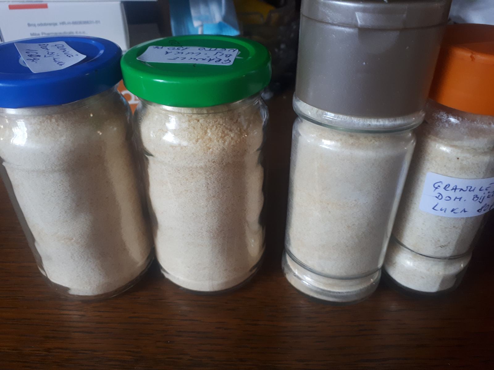 DOMAĆI BIJELI LUK U GRANULAMA IZ SLAVONIJE