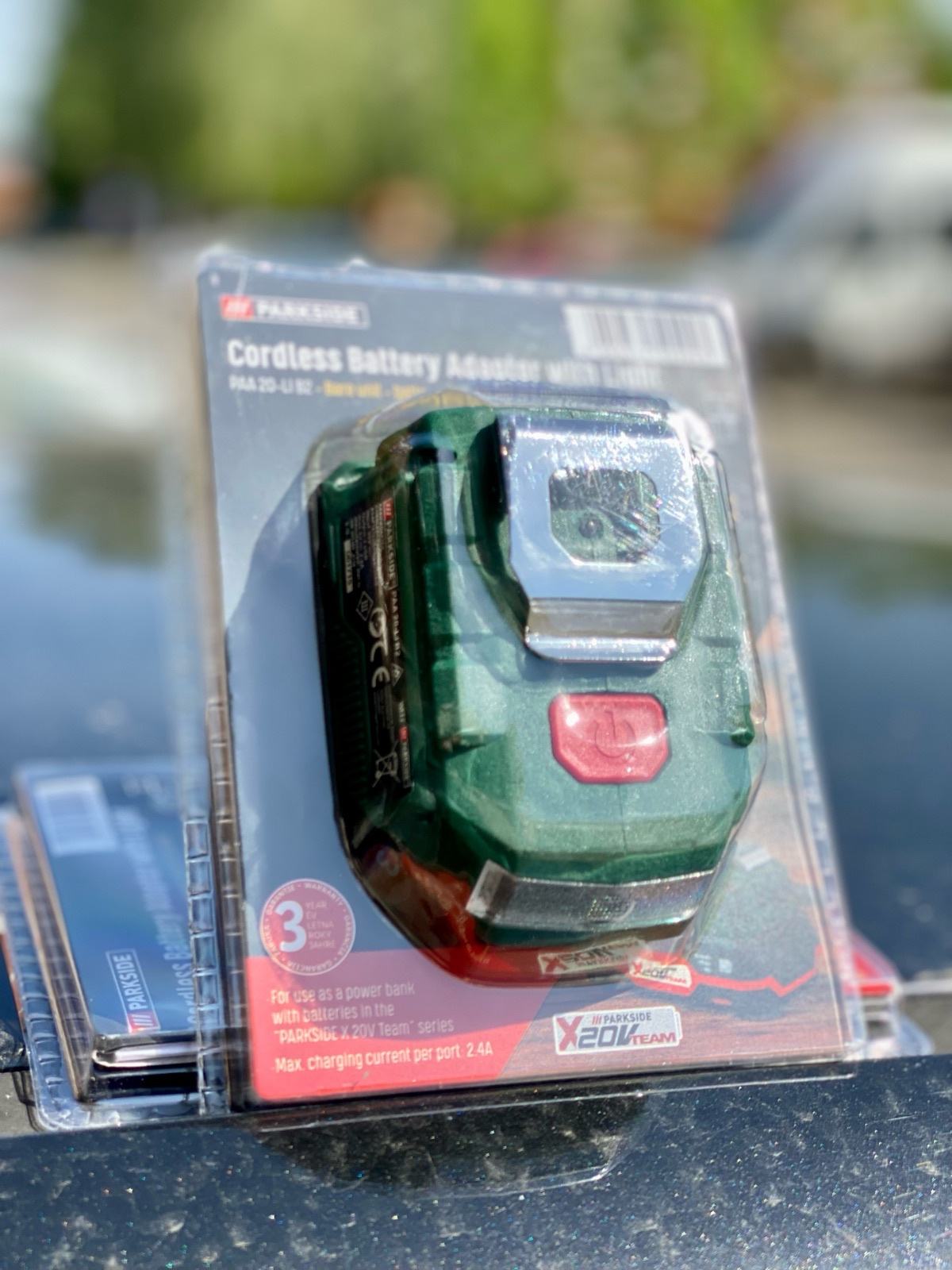 Parkside punjač mobitela i lampa 2u1