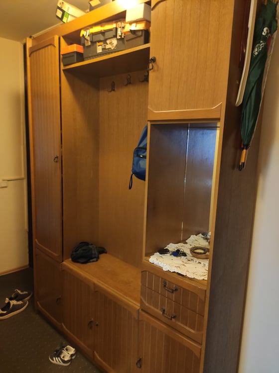 Ormar za hodnik - poklanja se